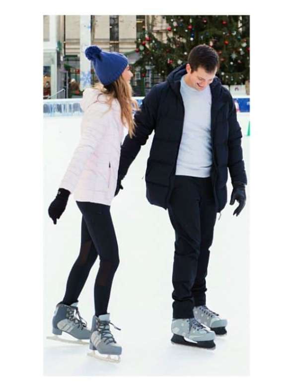 CUTE outfits for ice skating: 28 looks & slimming tips!