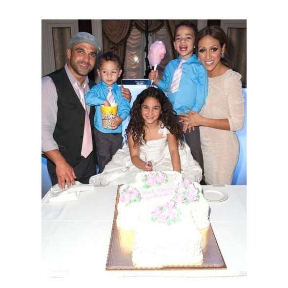 17 First communion outfits for mothers & fathers! (Visual guide!)