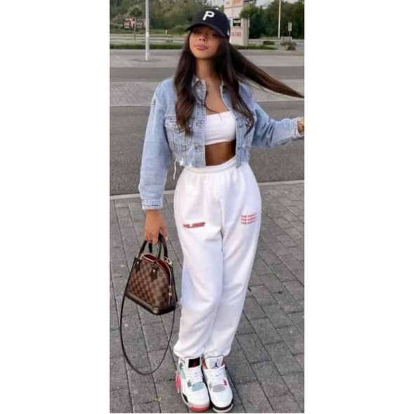 *2026* What to REALLY wear to a karaoke party? 18 outfit ideas!
