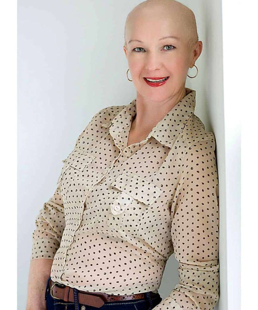 [8 tips in 2023] How to dress with short shaved hair/ bald head & look ...
