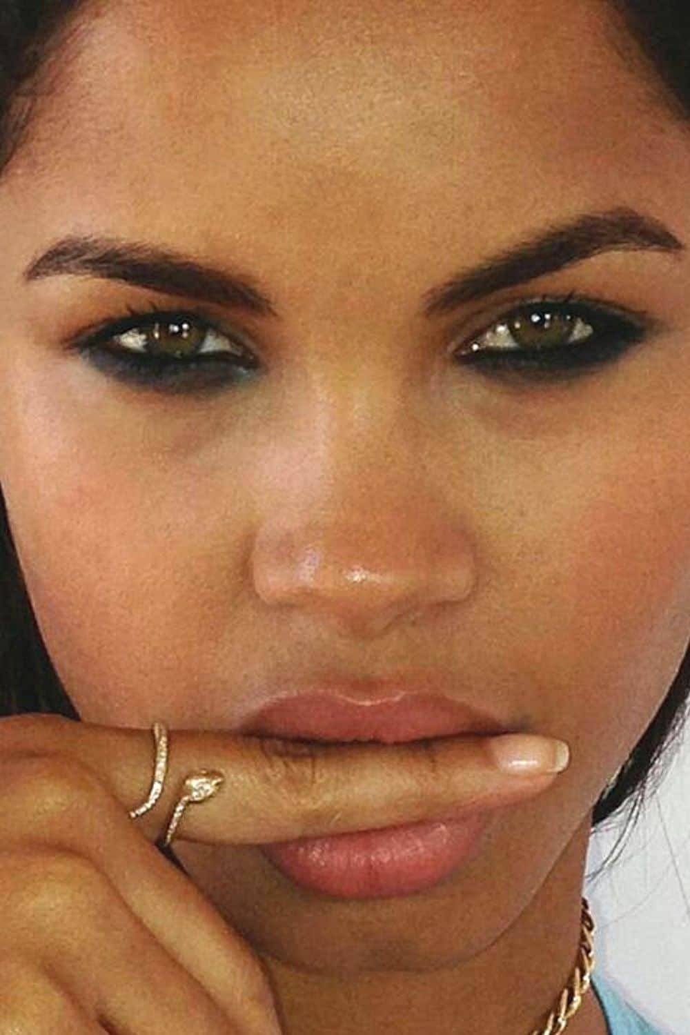 How to look more feminine in the face? #7 is a wild tip!