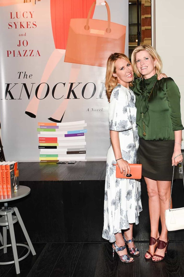 15 real-life outfits to wear to a book signing - author & guest!