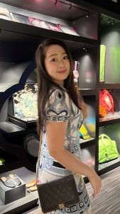 What to REALLY wear to an art gallery & museum? 27 looks!