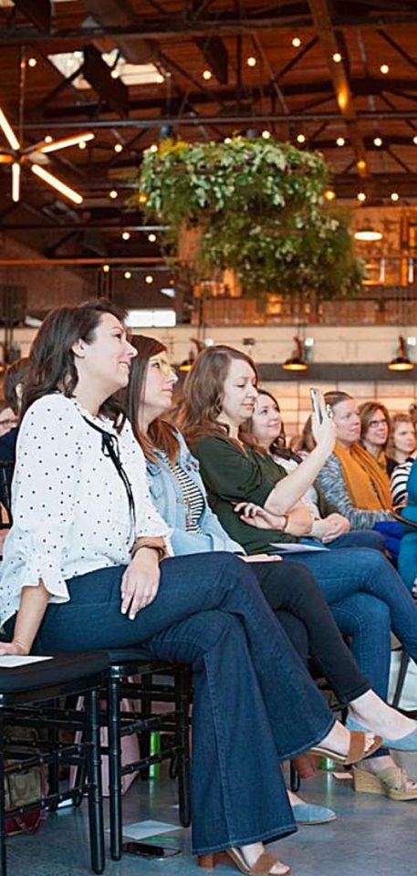 15 real-life outfits to wear to a book signing - author & guest!