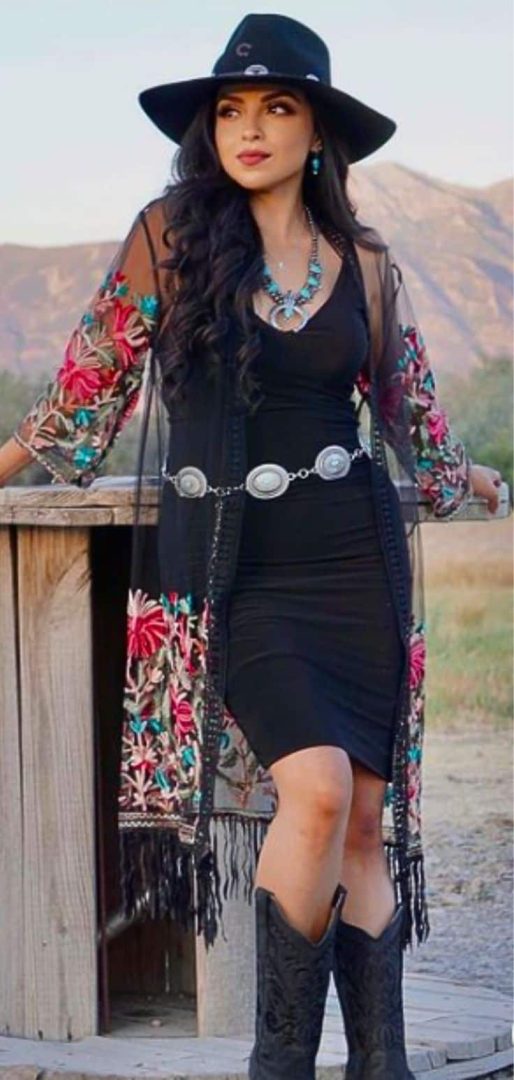 *2026* 19 Mexican Vaquera cowgirl outfits + 12 elements!