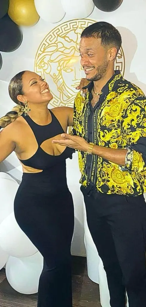 30 Versace-inspired outfits + 10 elements (The most complete guide!)