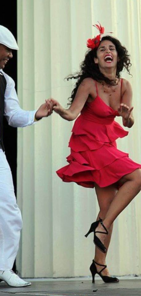 What to wear for casual salsa & bachata dancing? 22 real-life outfits ...