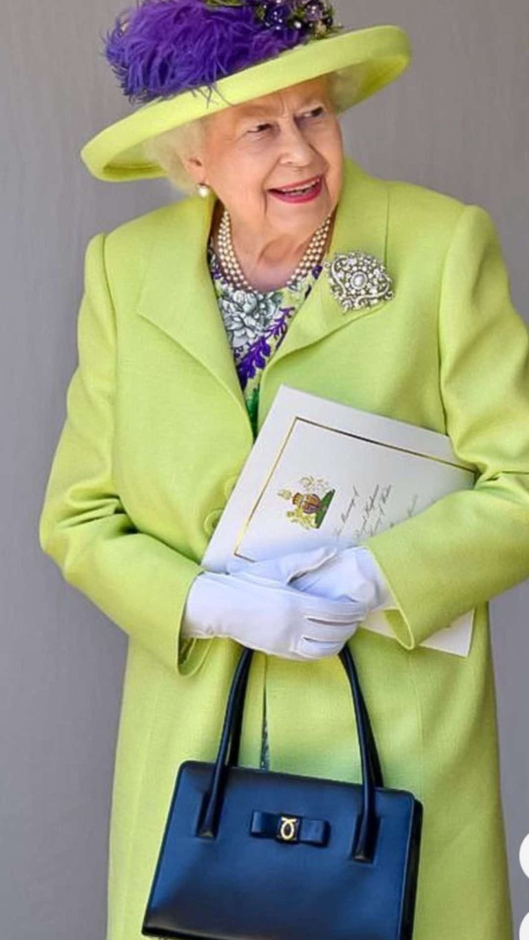 9 classy handbags for older ladies! (Well-researched list!)