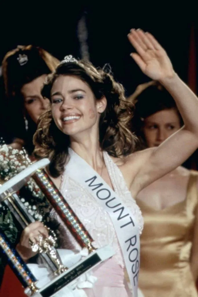 What to wear to a pageant as a guest 2025? 18 outfits + tips!