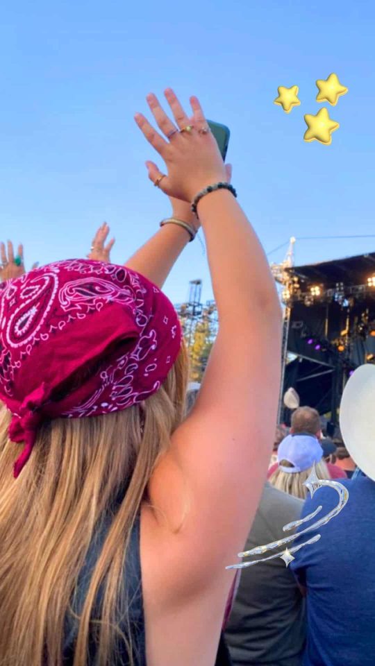 👇What to wear to Blues concerts, festivals & bars? 17 real-life looks!