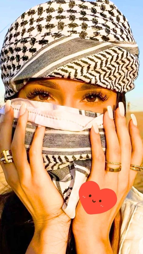 Style Secrets: 7 Desert-Proof fits That Keep You Cool + Stunning! 🏜️