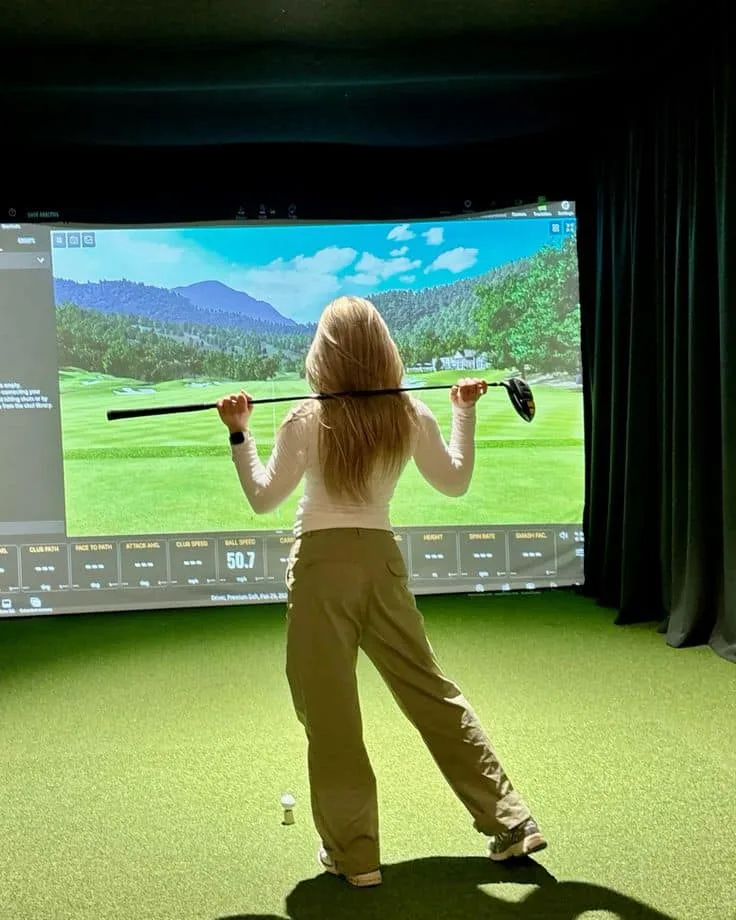 ️8 real-life golf simulator outfits + oddly specific tips! ️